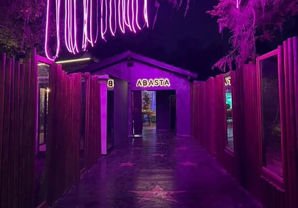 El sorprendente restaurante retro que es furor en Maschwitz - DIA 32